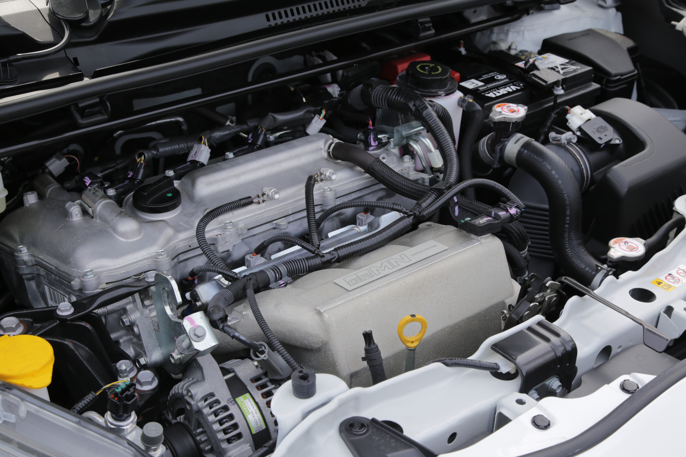 限定販売台数150台のヴィッツGRMN入庫｜ニュース&ブログ｜SPACE AUTO｜全国販売の高品質中古車専門店